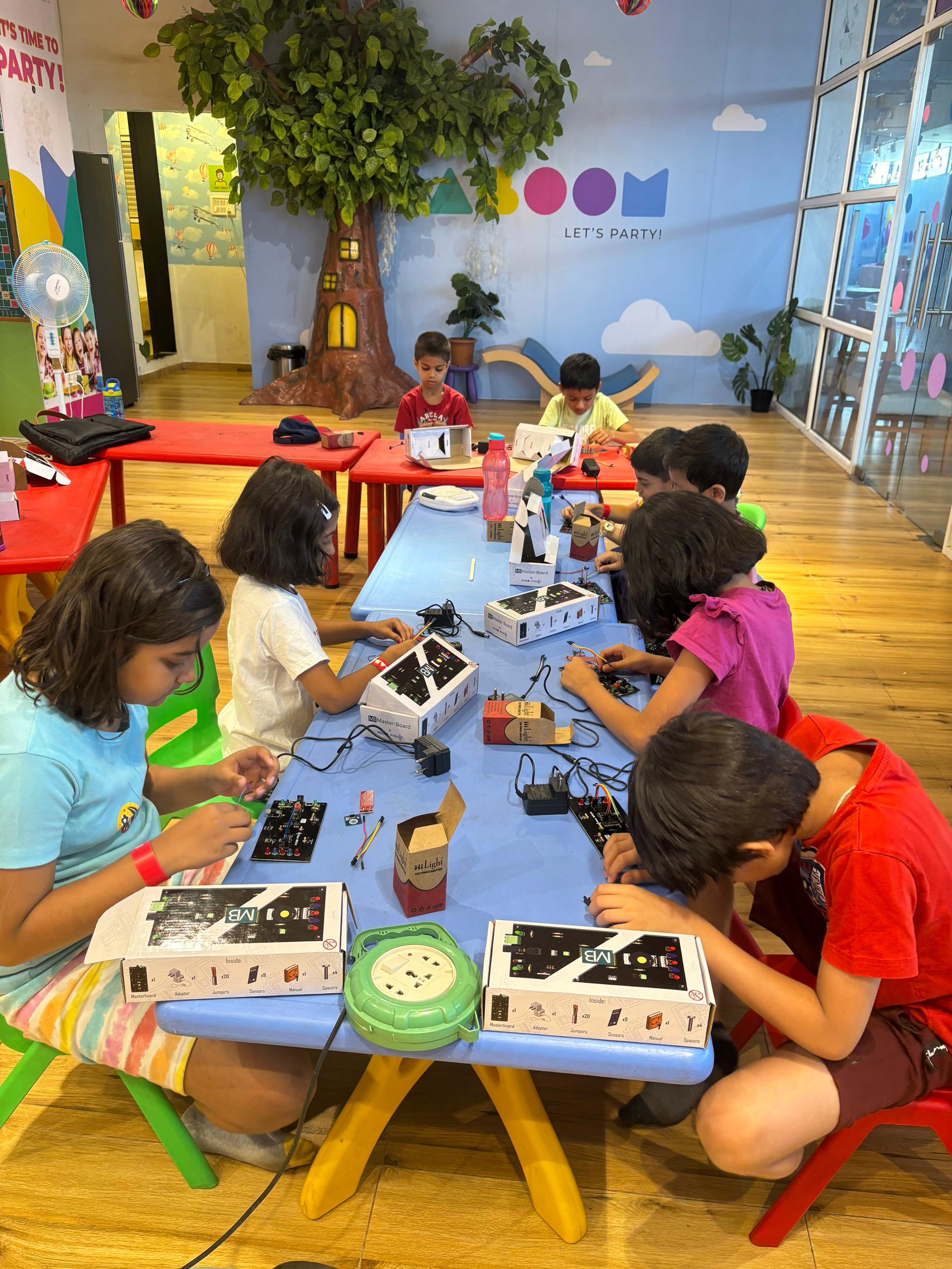 Robotics & AI Smart Labs for Schools | CSR & School Programs – Robo Pirate